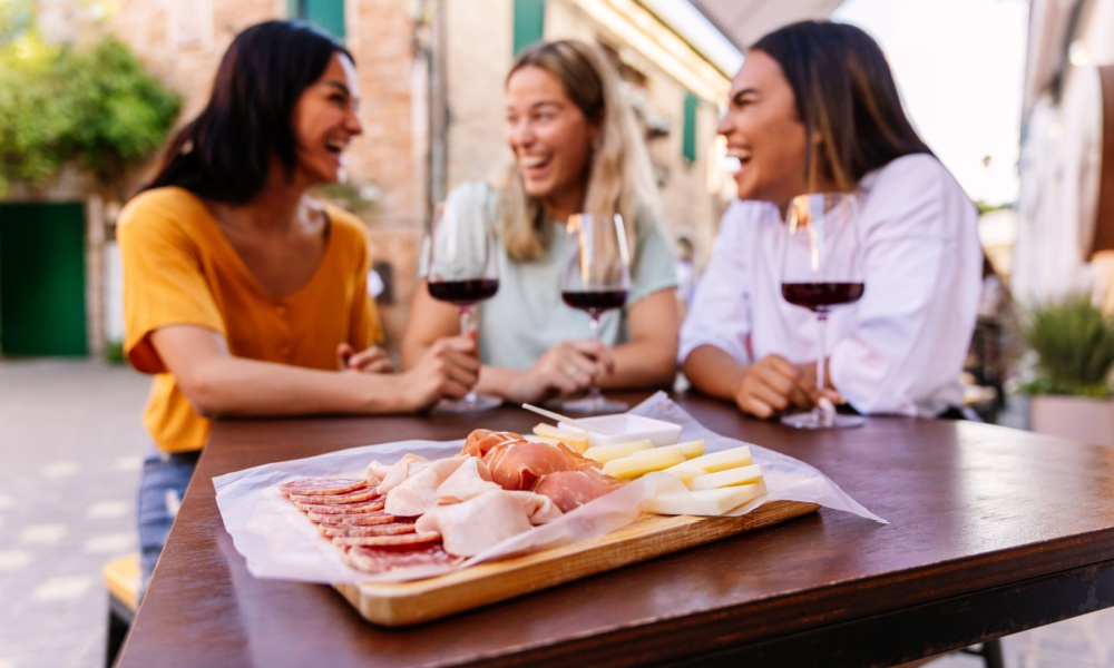 10 Tips for Dining Out Abroad in Europe | Going Places